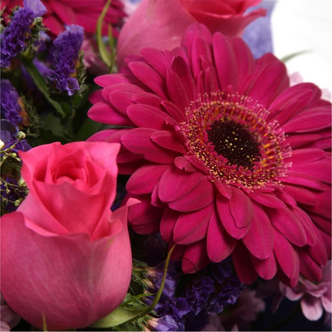 Beautiful Cerise Bouquet FlowersLarge-headed Roses combined with pretty ...